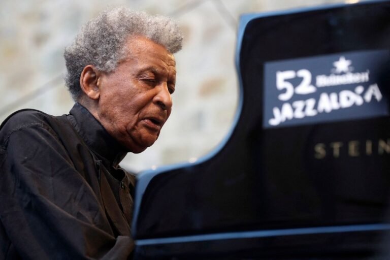 ការស្លាប់របស់ Abdullah Ibrahim ដែលជាអ្នកលេងព្យ៉ាណូចង្វាក់ jazz ...