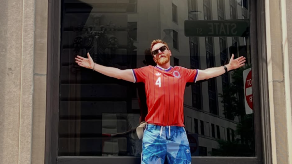 Tony Curran ត្រូវ បាន គេ ដឹក ចេញ ក្នុង ការ ប្រារព្ធ ព្រឹត្តិការណ៍ World ...